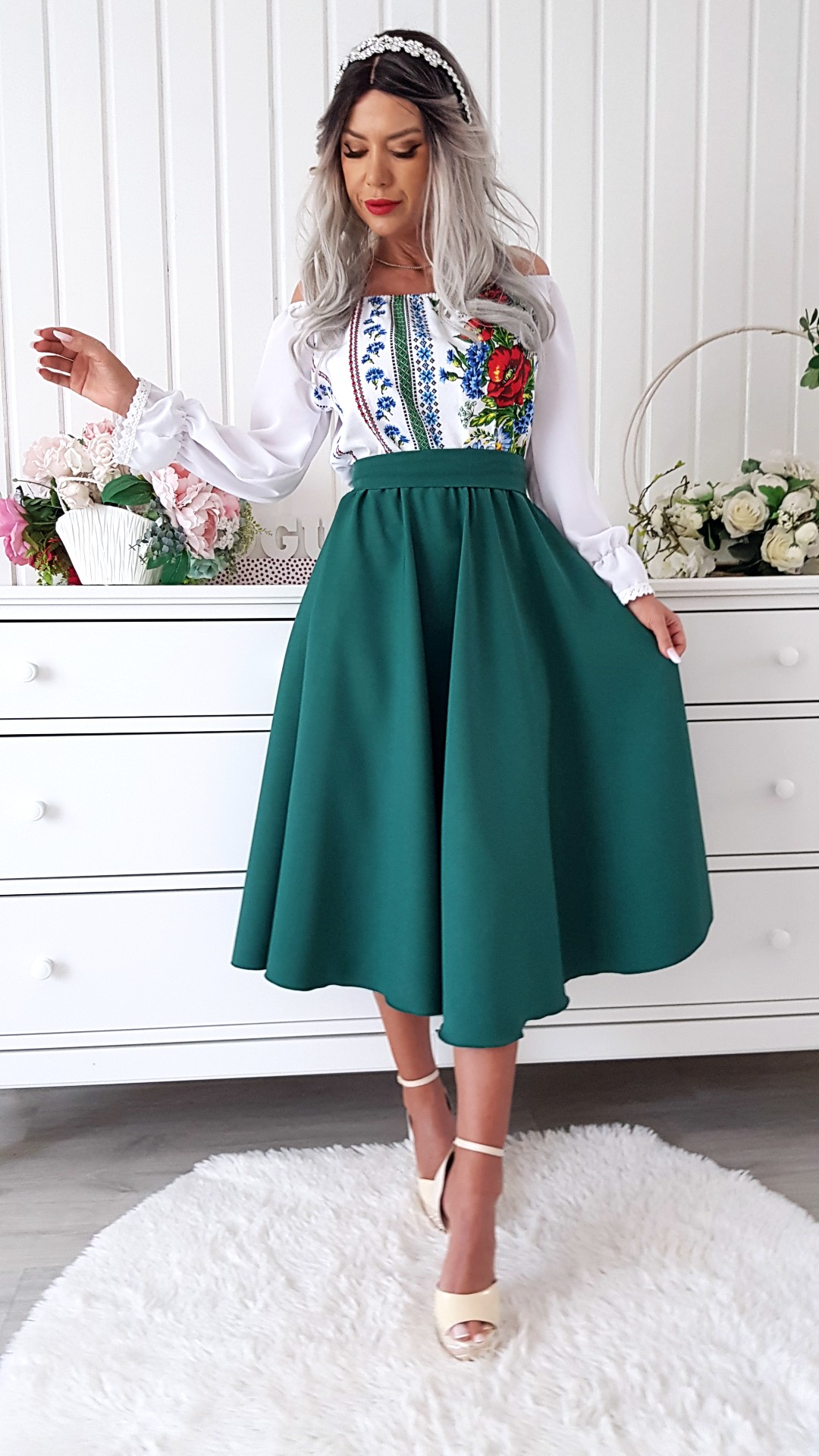 Rochie midi cu motive traditionale Tiana verde - Voguesta